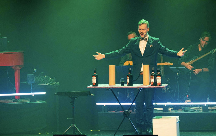 Noah Selg - Magiker & Trollkarl